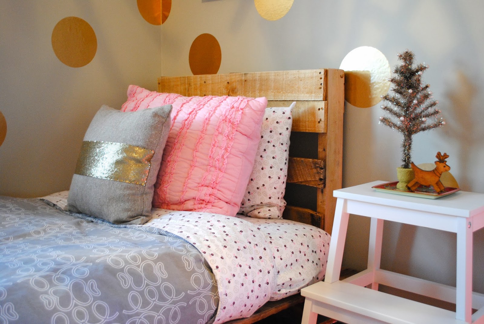 breakfast-at-gigi-s-gigi-s-polka-dot-room
