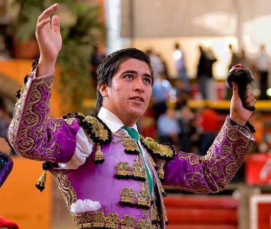 Toreros Mexicanos: ADRIAN PADILLA