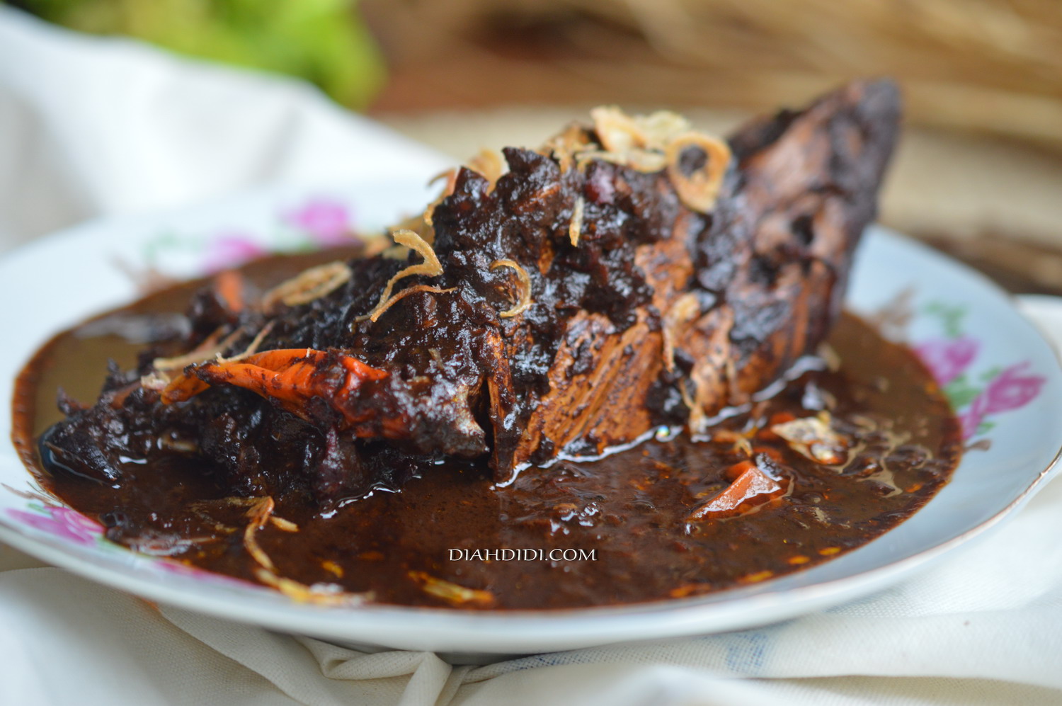 Diah Didi's Kitchen: Kepala Ikan Manyung Masak Kluwak