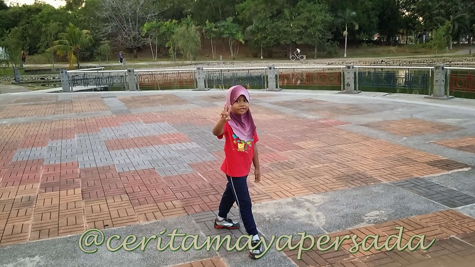 Berjoging Di Stadium Tun Fatimah