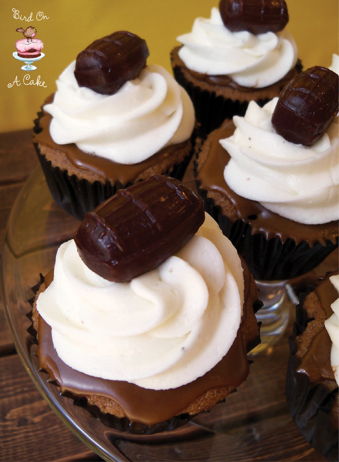 Bird On A Cake: Root Beer Float Cupcakes for Father's Day