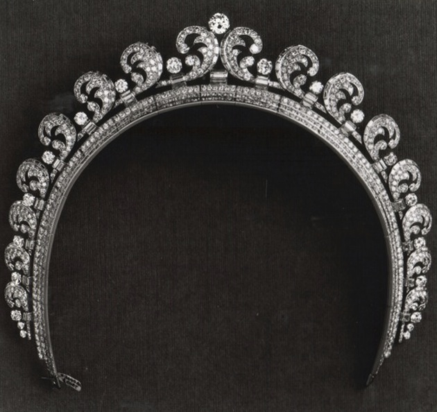 Aestheticus Rex: A Tale of Tiara's: What will the Queen bestow upon ...