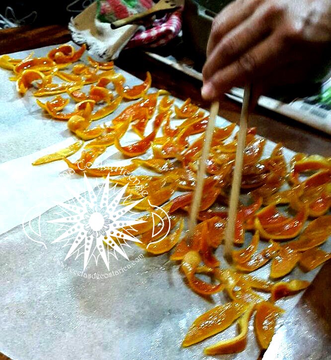 Cocina Costarricense: cáscaras de naranja azucaradas