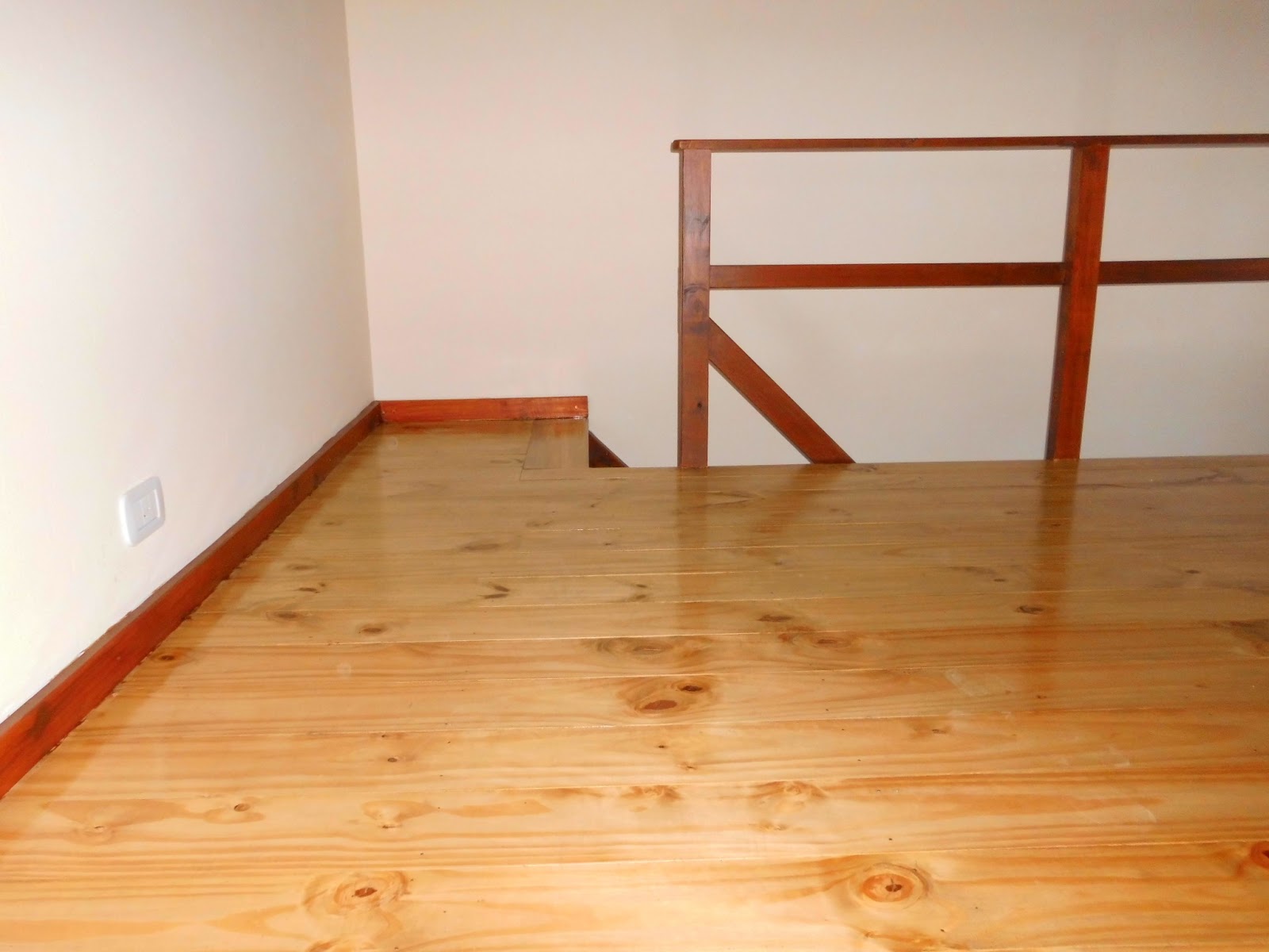 Entrepisos de madera, escaleras.: Entrepisos