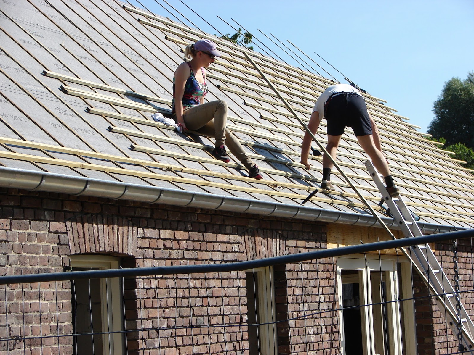 De verbouwing van een 200 jaar oude boerderij...: 1,2 kilometer panlatten