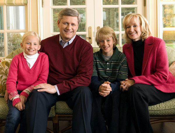 leStudio1.com - 3 archives: The family of Stephen Harper...