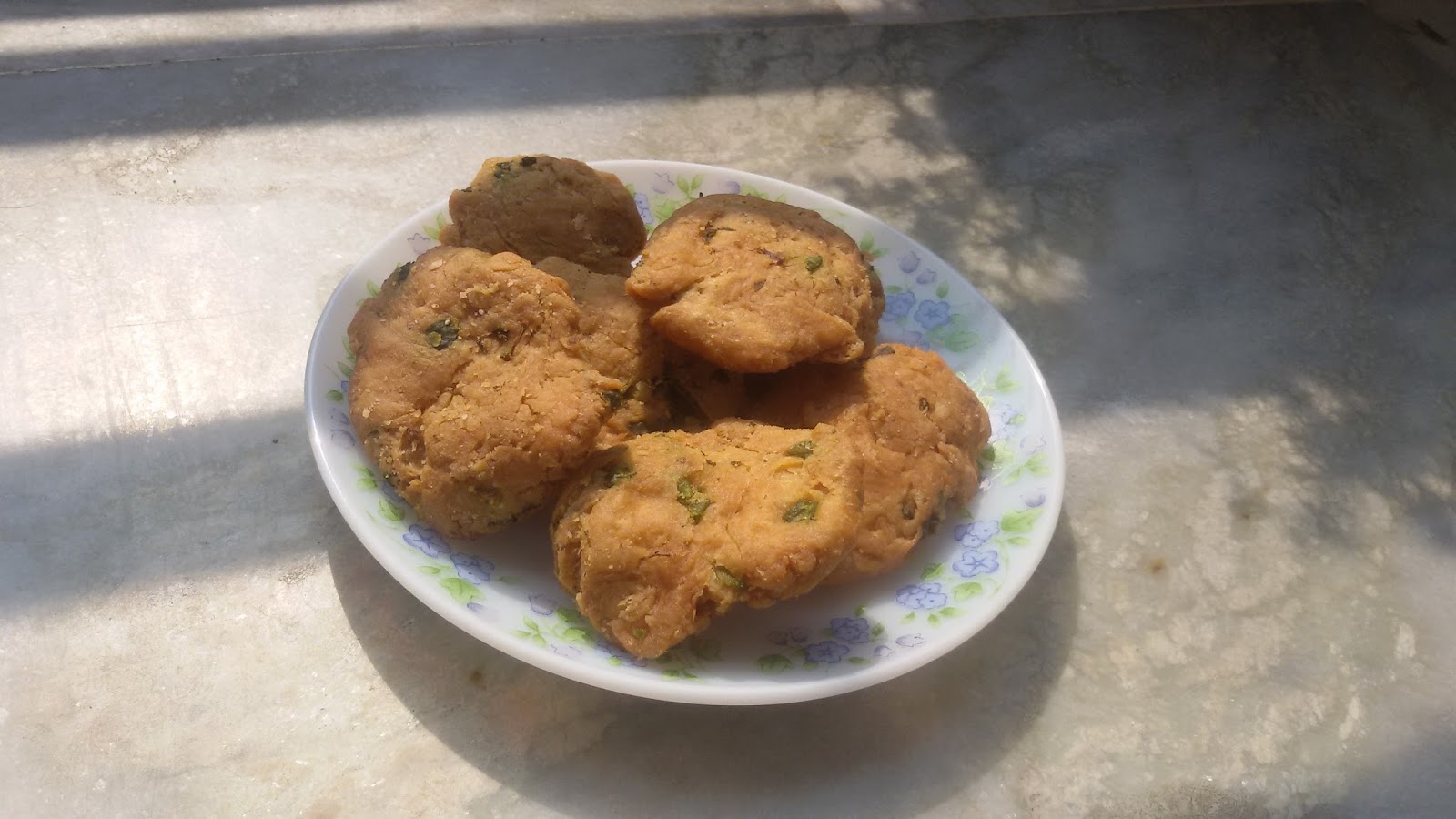 How To Make Methi Mathri At Home ~ Total Stylish