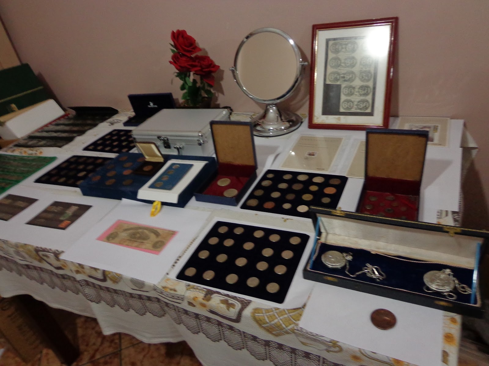 LISTA DE PRODUTOS: RARO LOTE DE MATERIAL NUMISMÁTICO E FILATÉLICO