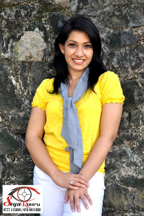 Sri Lankan Popular Actress Nehara Pieris New Pictures