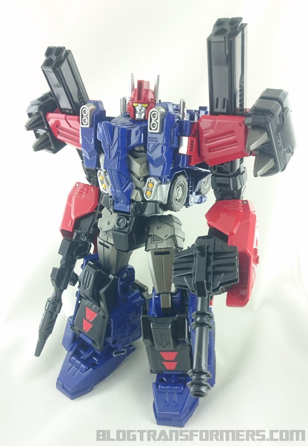 Blog Transformers.com: 1312: Custom Delta Magnus (Diaclone Powered Convoy)