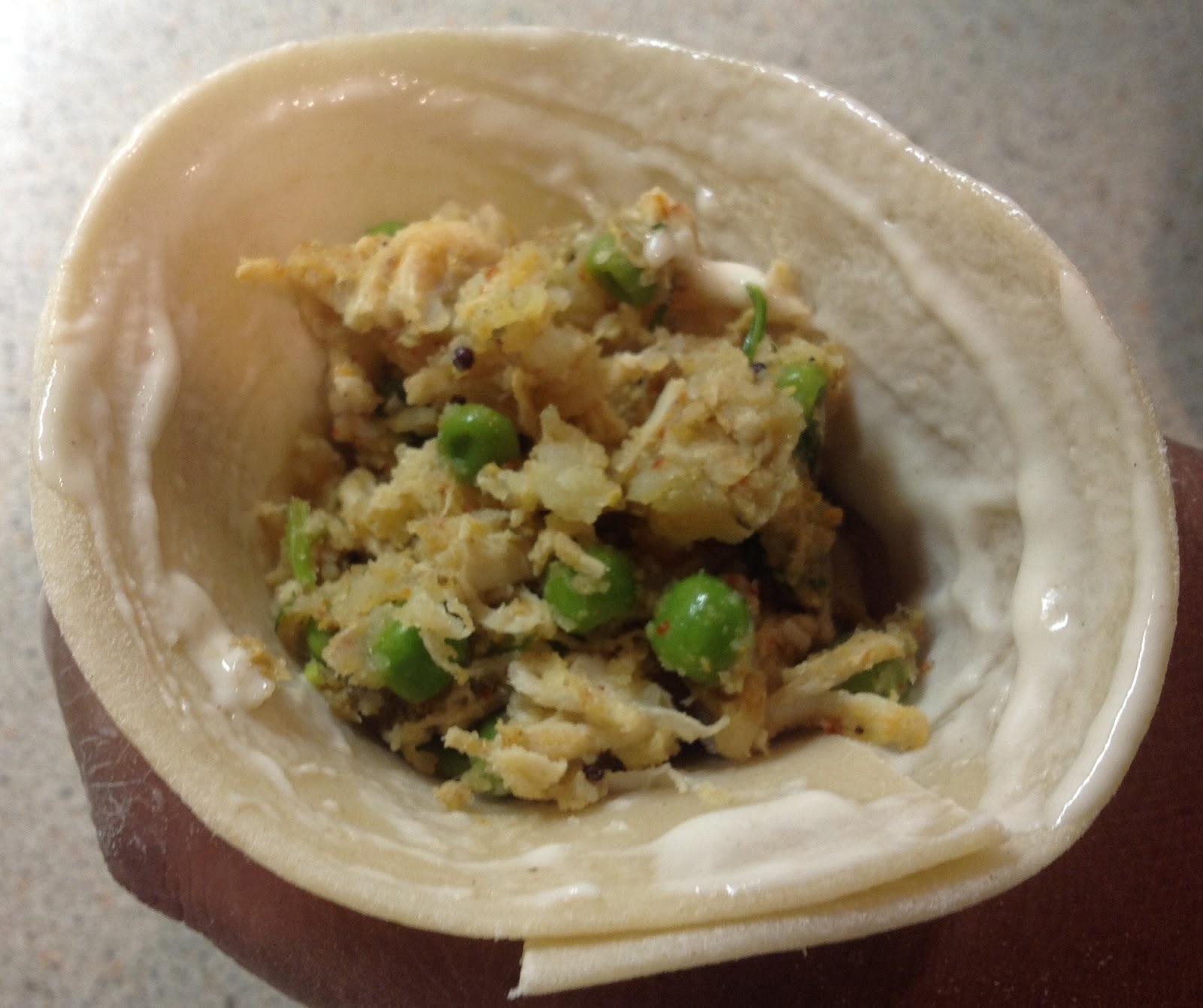 This Muslim Girl Bakes: Pakistani Chicken Samosas