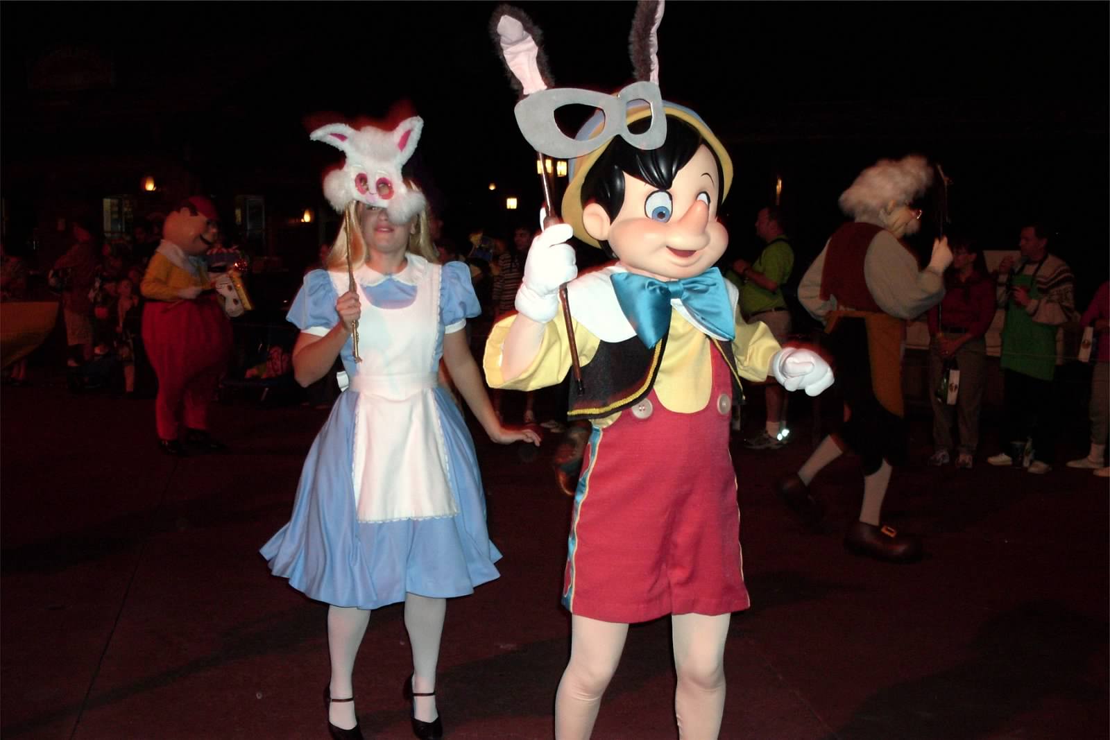 Disney at Heart: Boo to You Parade at MNSSHP