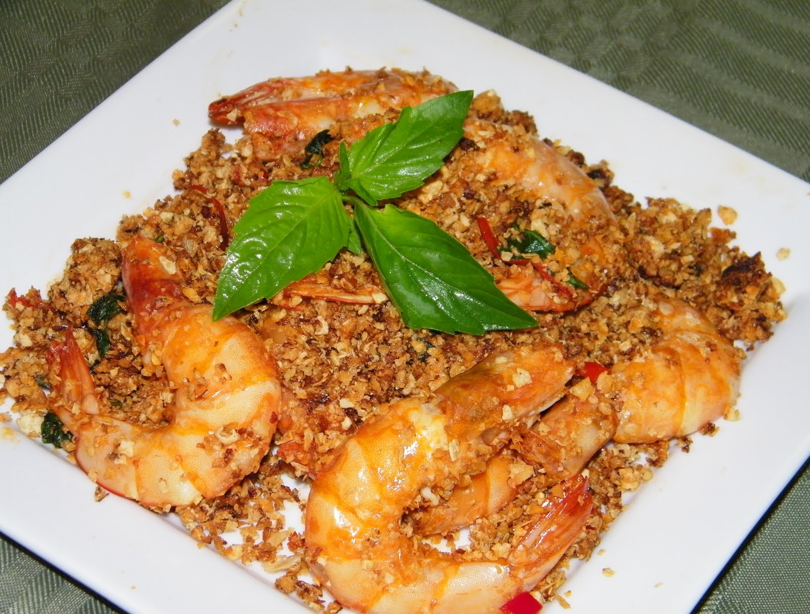 Little Bellevue Kitchen: Pan Fried Prawns with Cereal