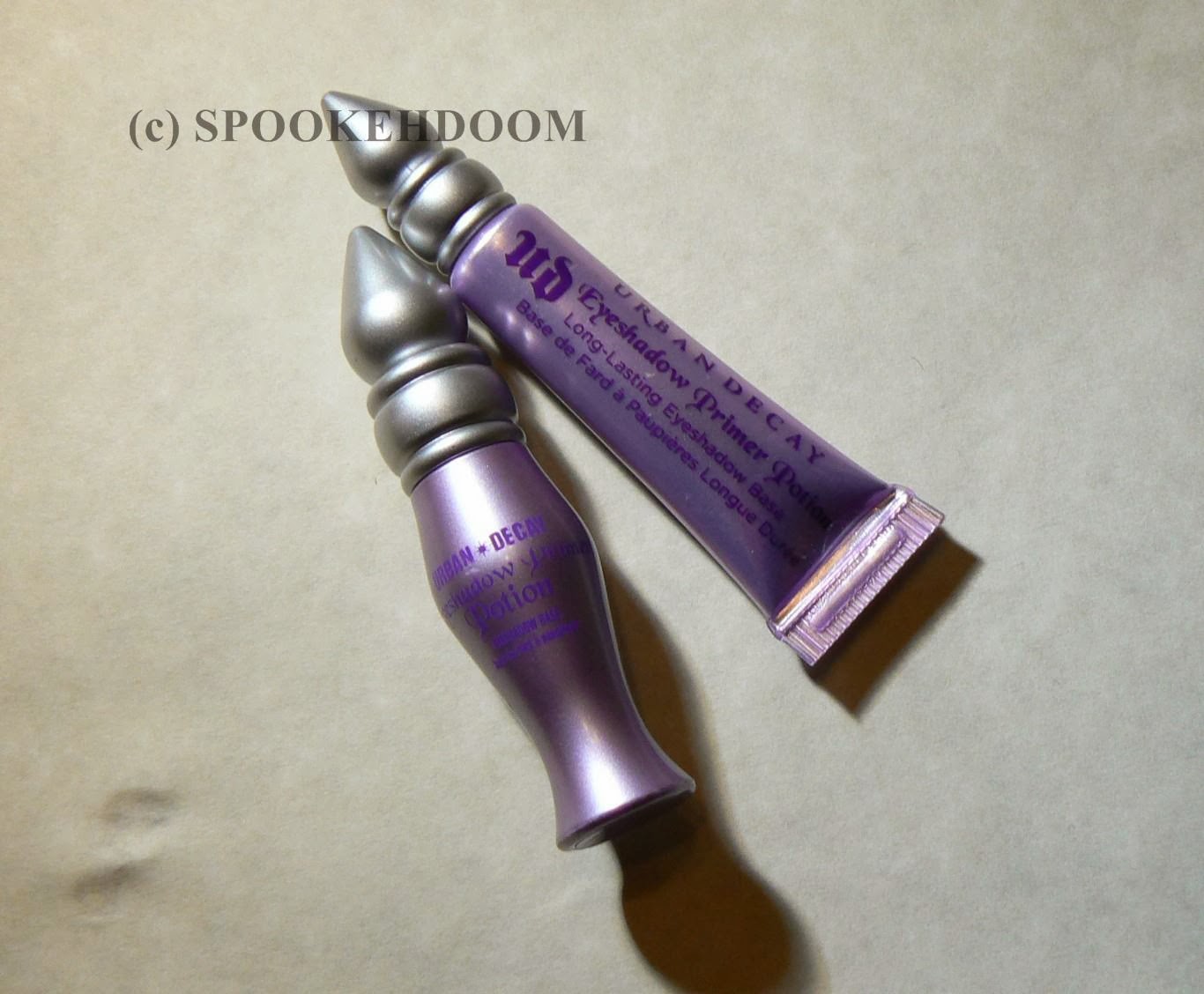 SPOOKEHDOOM: Review: Urban Decay Eyeshadow Primer Potion (New vs Vintage)
