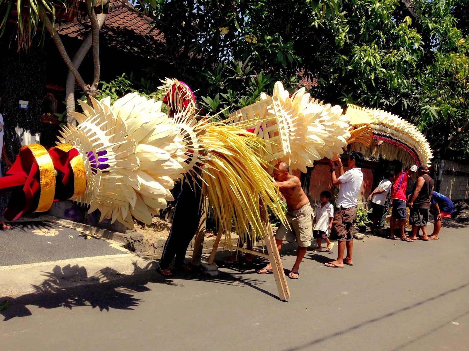MENGENAL PENJOR DALAM TRADISI BUDAYA BALI PADA SAAT HARI RAYA GALUNGAN ...