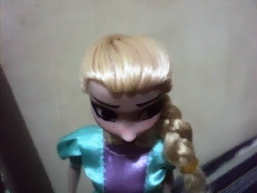 Knocked-off!: Bootleg Toy Review : Bootleg Elsa 12" doll