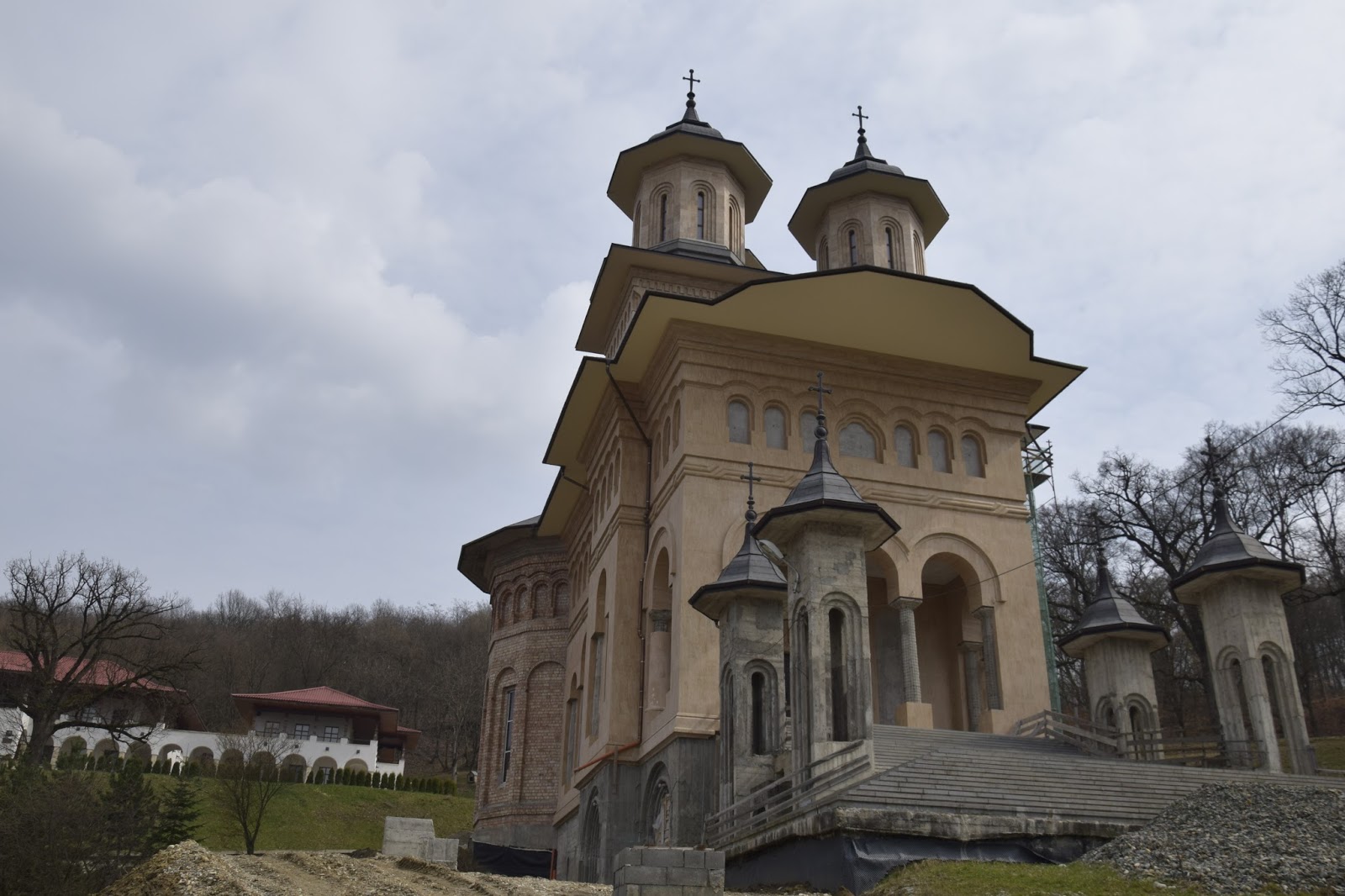 Dar!: Manastirea Nicula...