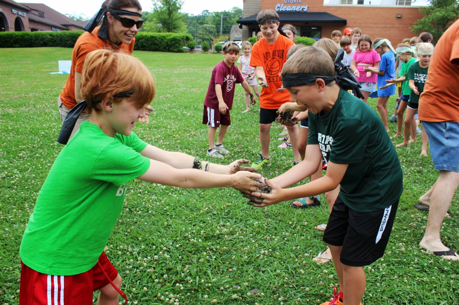 Emmet O'Neal Library Children's Department: Wipe Out: MUD!
