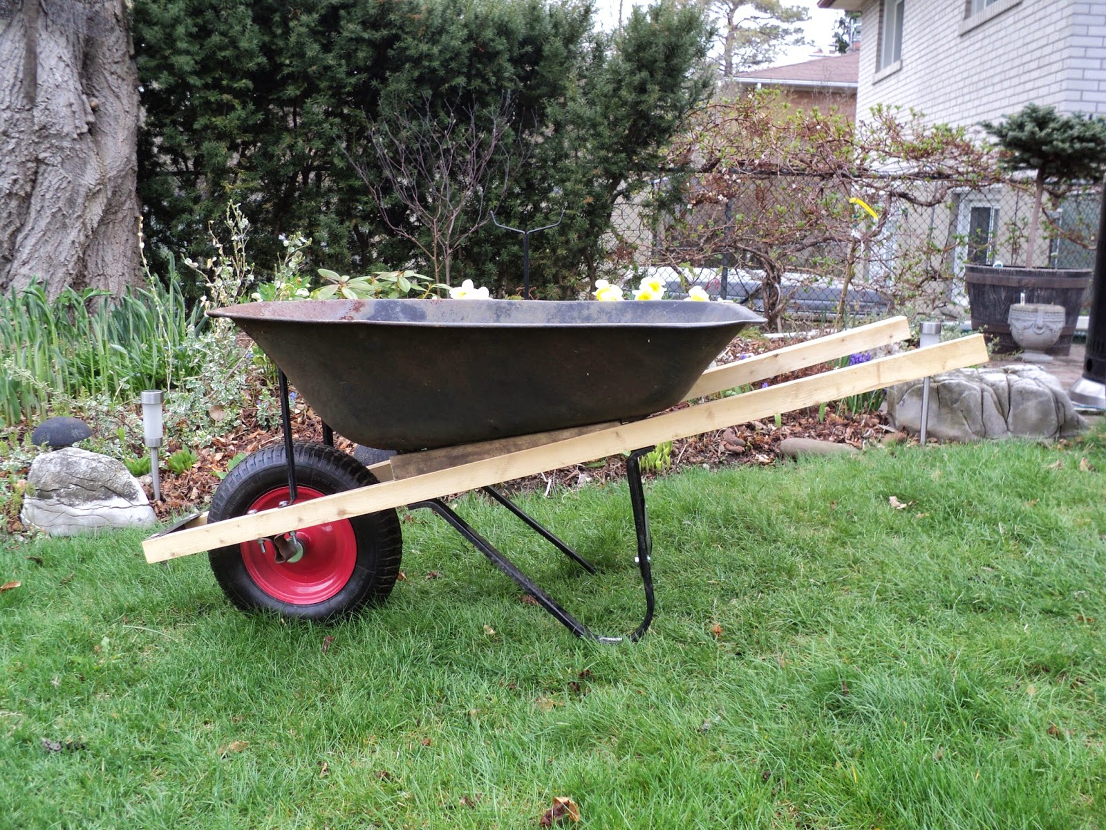 Rouge River Workshop: A Wheelbarrow Restoration