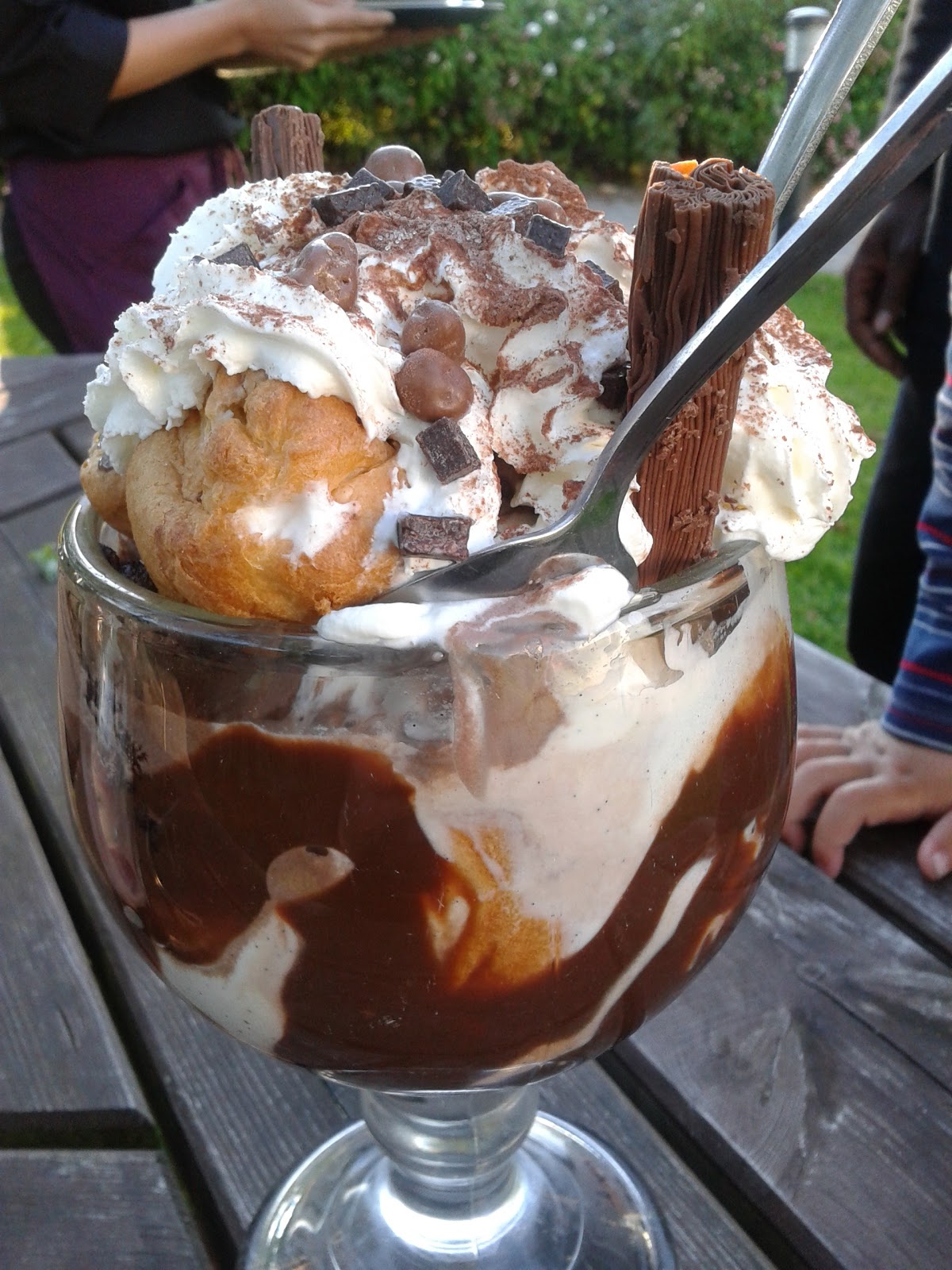 New Mum Online: Table Table - Desserts - ULTIMATE SHARING SUNDAE