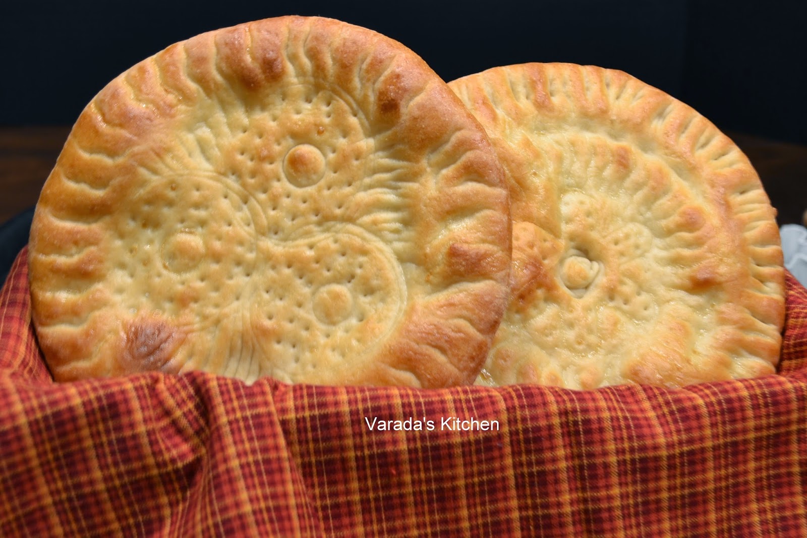 Varada's Kitchen and Garden: Tajik Naan