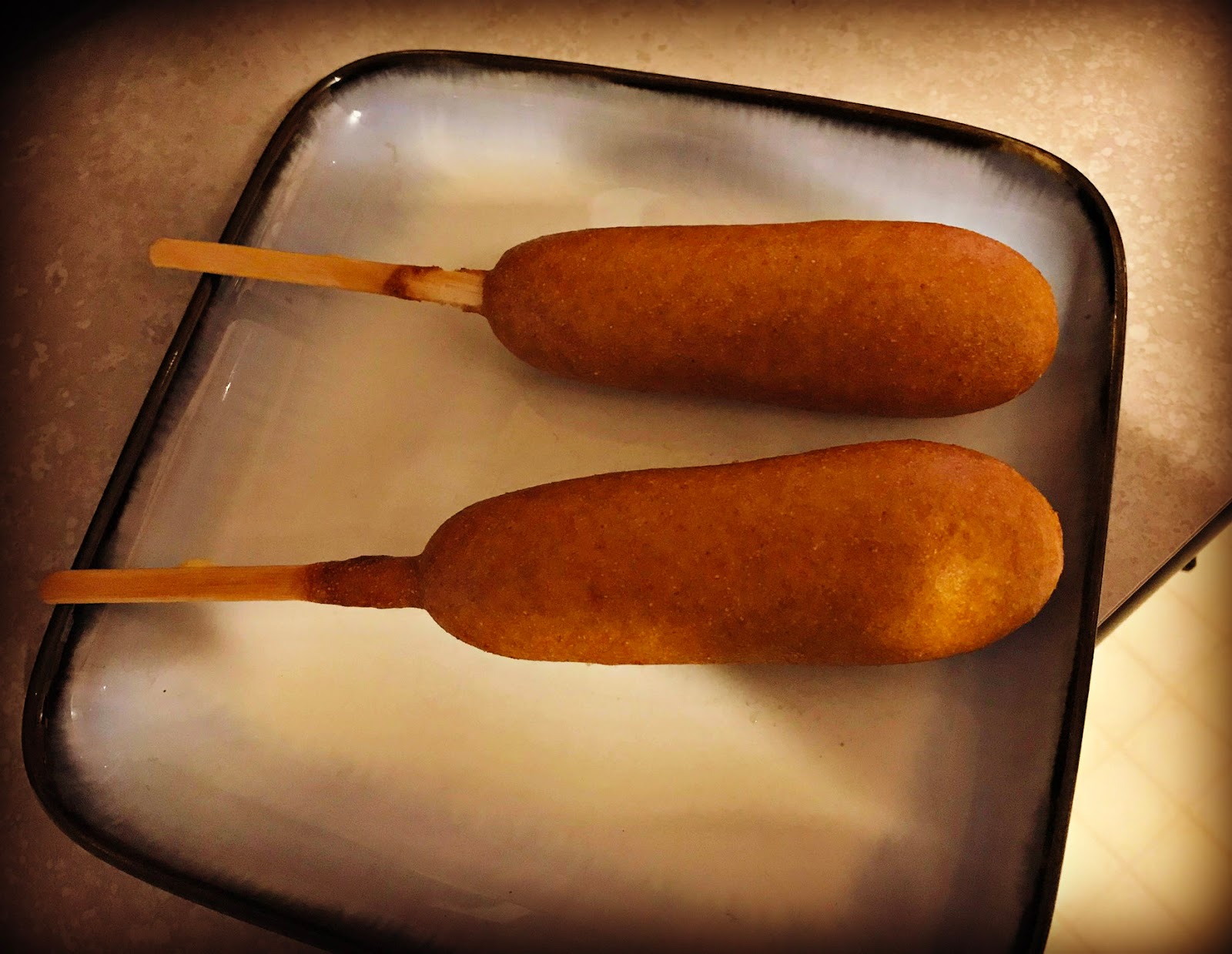 Angel In Munchieland: Morning Star Farms Veggie Classics Corn Dogs Review