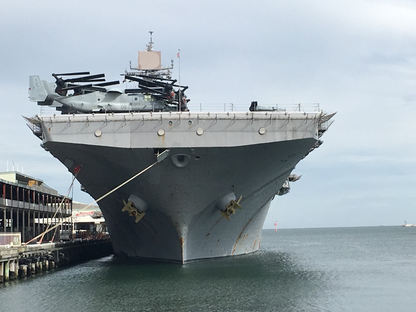Donner und Blitzen: USS Bonhomme Richard (LHD-6)