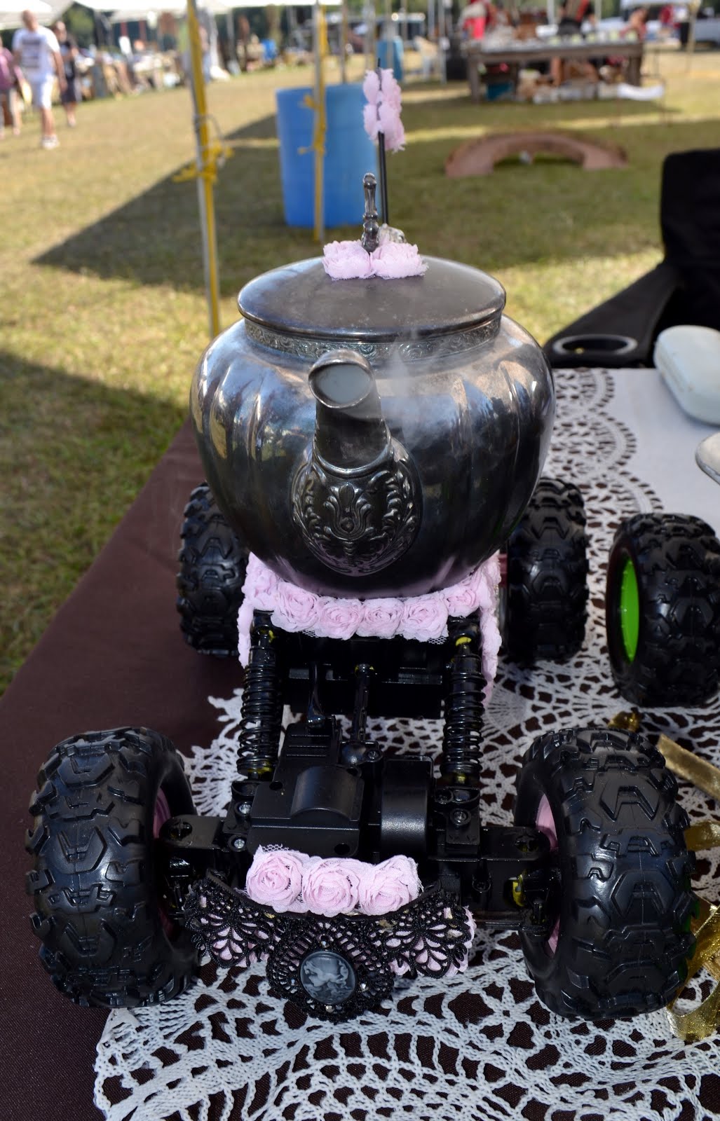 Over the Crescent Moon: Teapot Tuesday: Featured Teapot Racer: Tea Diva