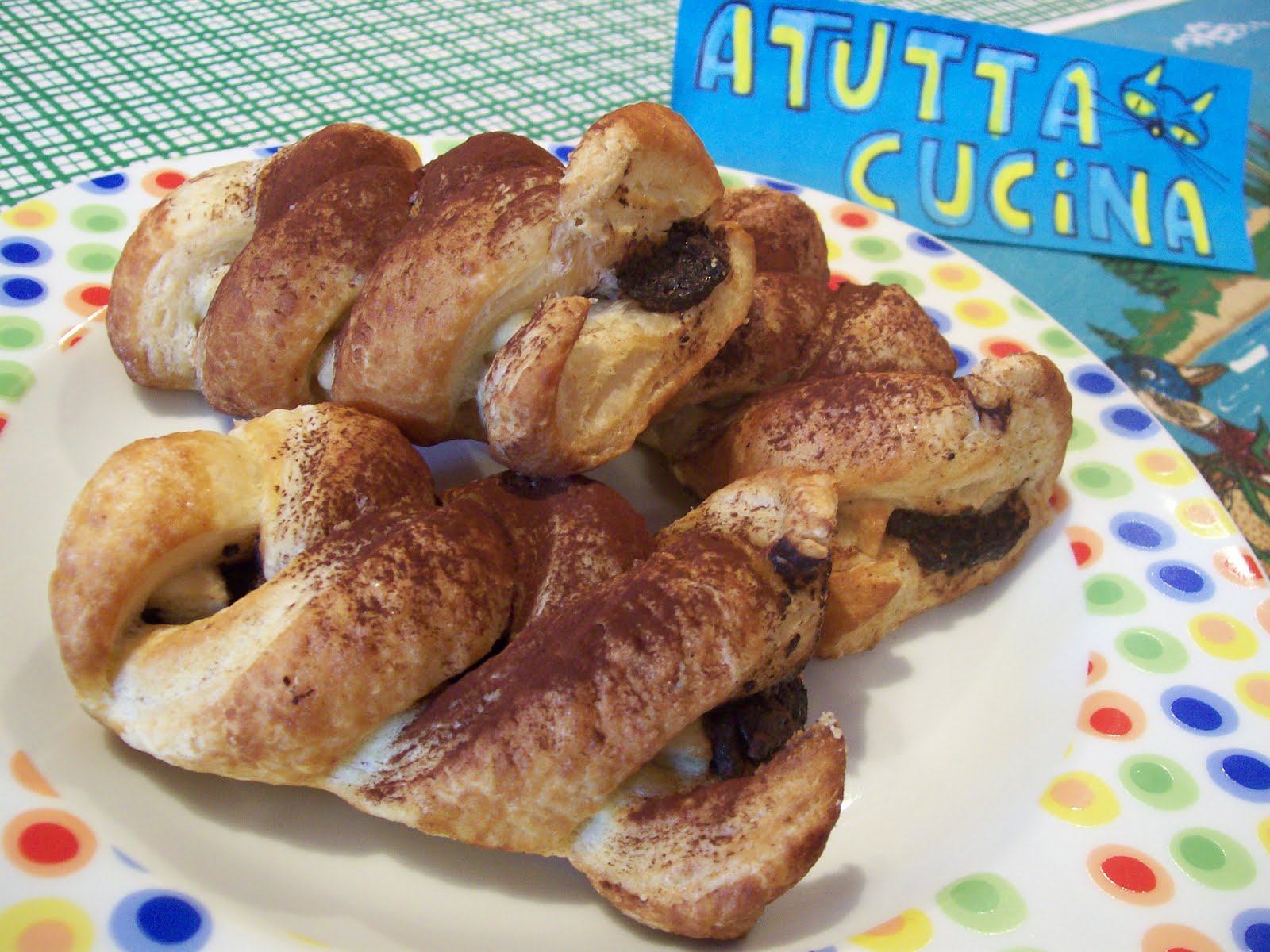 A TUTTA CUCINA: TRECCINE di SFOGLIA alla GIANDUIA