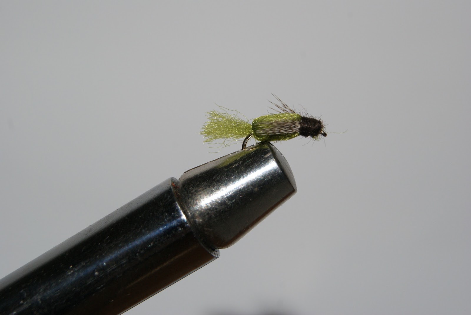 Todo tipo de moscas para la pesca en rio: SPARKLE PUPA