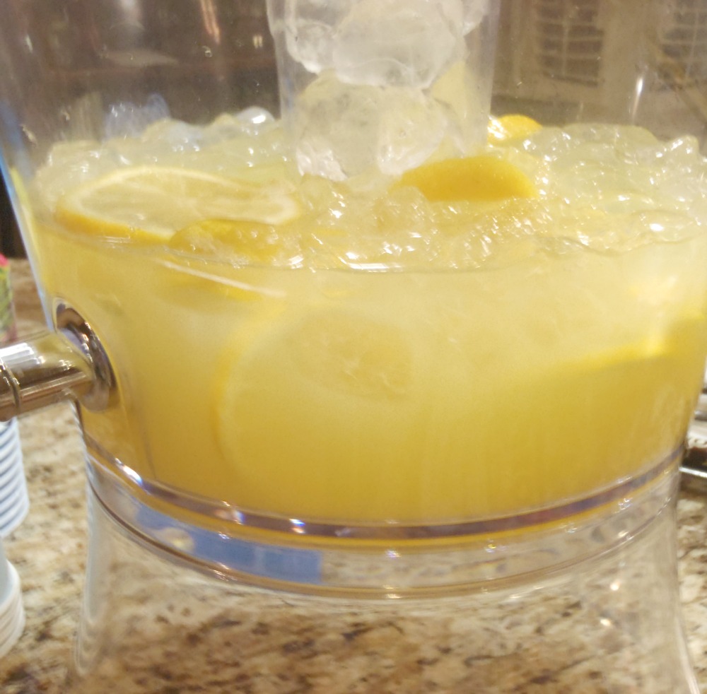 punch with pineapple juice and sprite