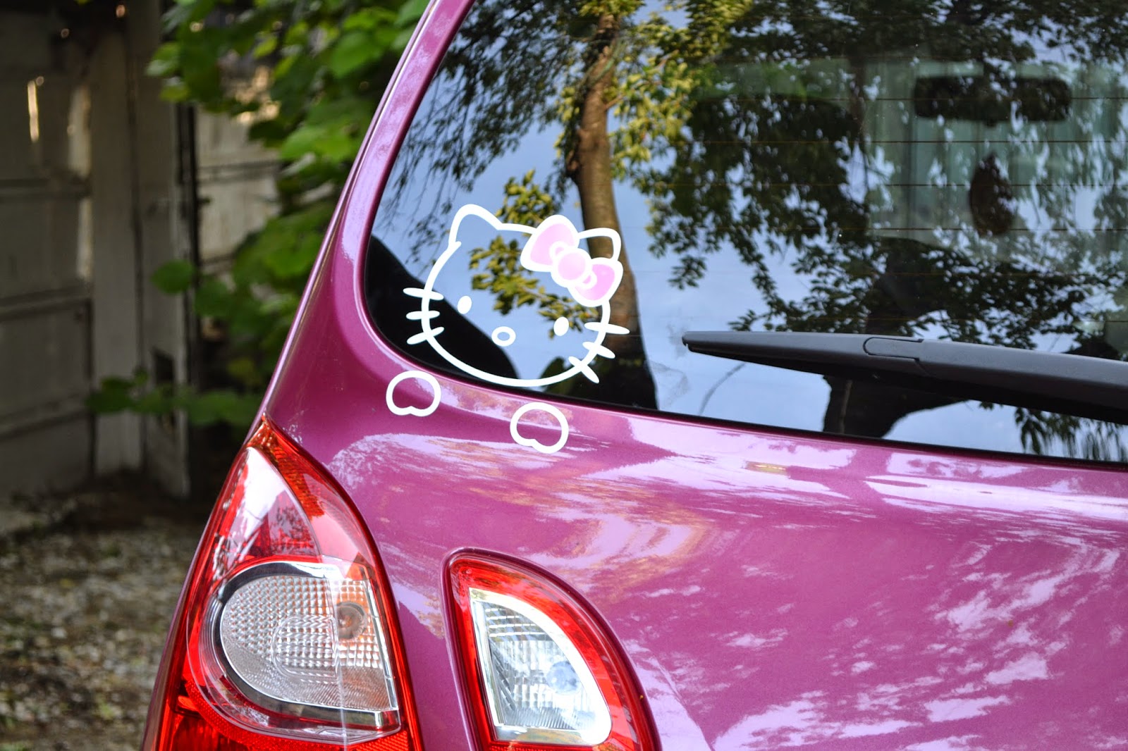 Home and Car stickers: Sticker luneta masina Hello Kitty