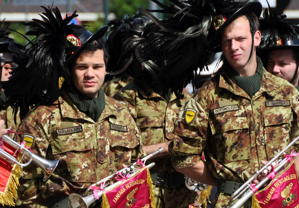 Italian Design Grand Tour: Italian Military Tradition - The Bersaglieri Hat