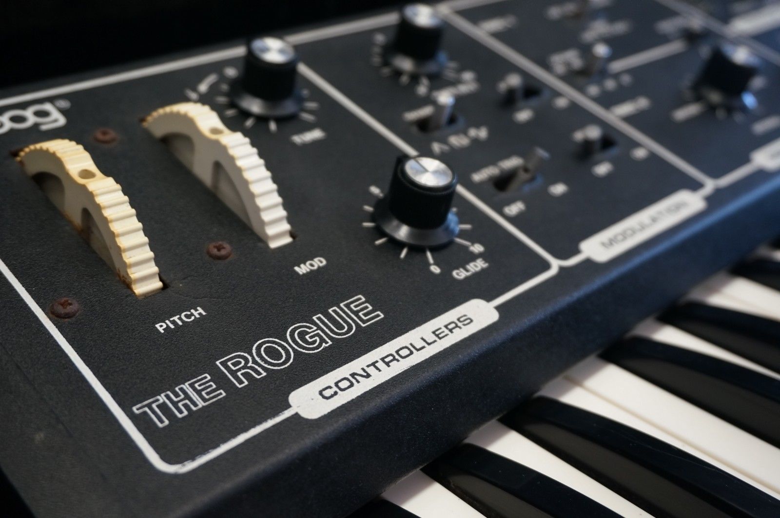 MATRIXSYNTH: Moog Rogue Vintage 80's Monophonic Analogue Synthesiser SN ...