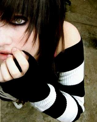 Todo Msn Chat: imagenes de mujeres emos lindas bonitas llorando tristes