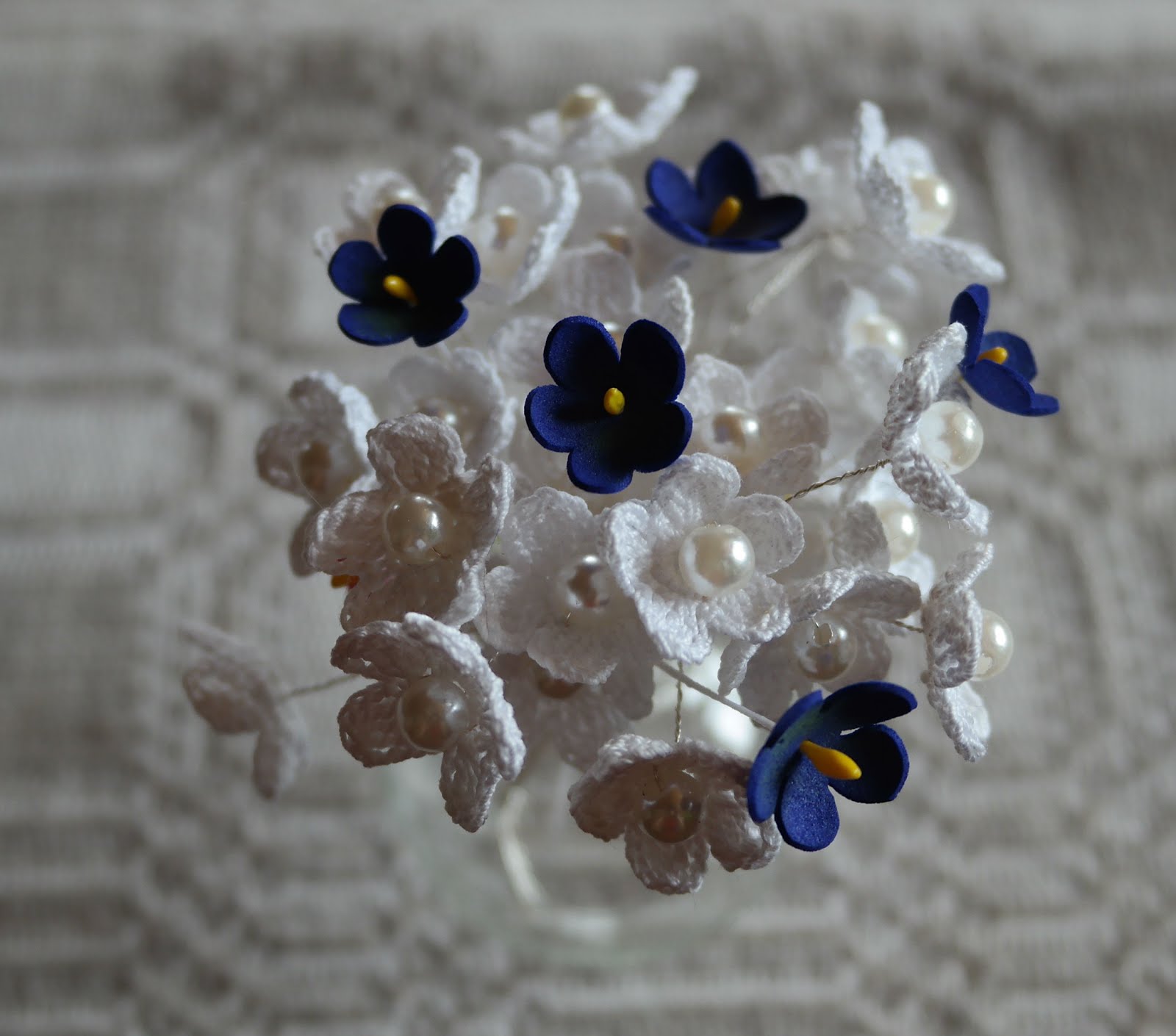 Danutės rankdarbių skrynelė: Nertos gėlytės