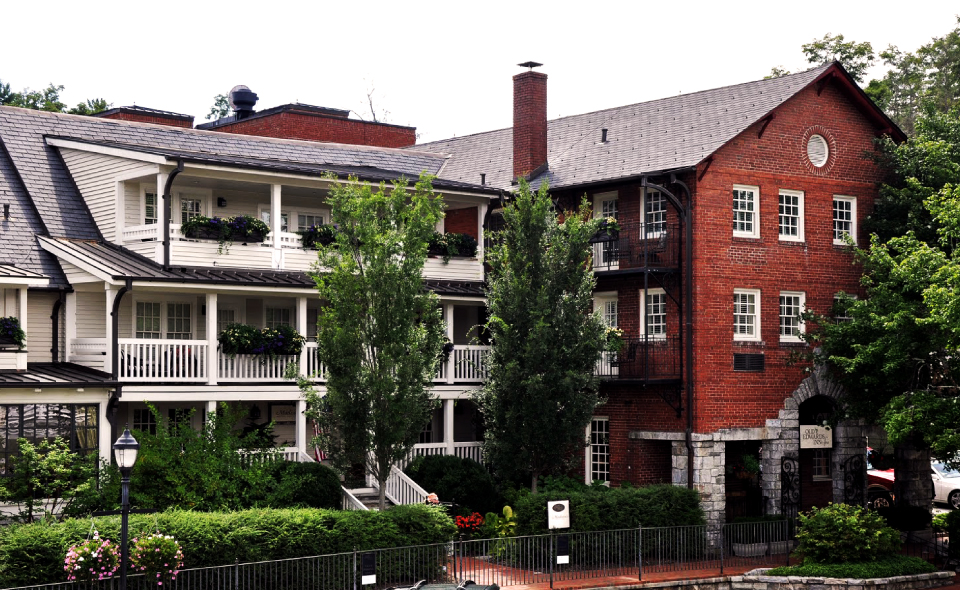 Romancing the Home: The Old Edwards Inn and Spa