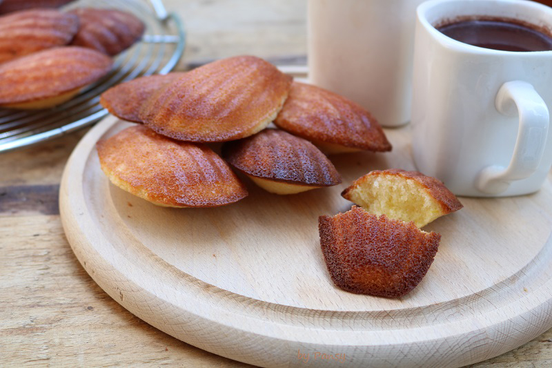 Pansy 's recipes - Retetele Panselutei: Madlene (madeleines) cu aroma ...