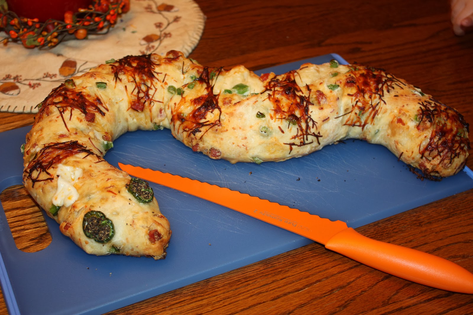 Pizza bread snake. This was my favorite thing to eat! It was pizza ...