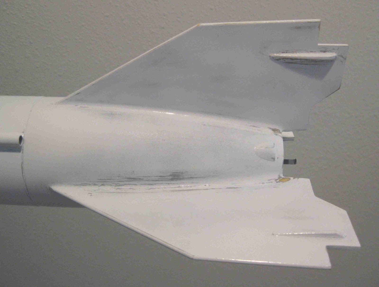 Model Rocket Building: Estes V2 Build Part 24 White Spray and Sand