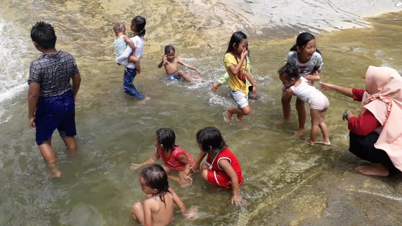 Air Terjun Teba Murin Sumbawa NTB Dindingya Berwarna Klasik - Mantul News