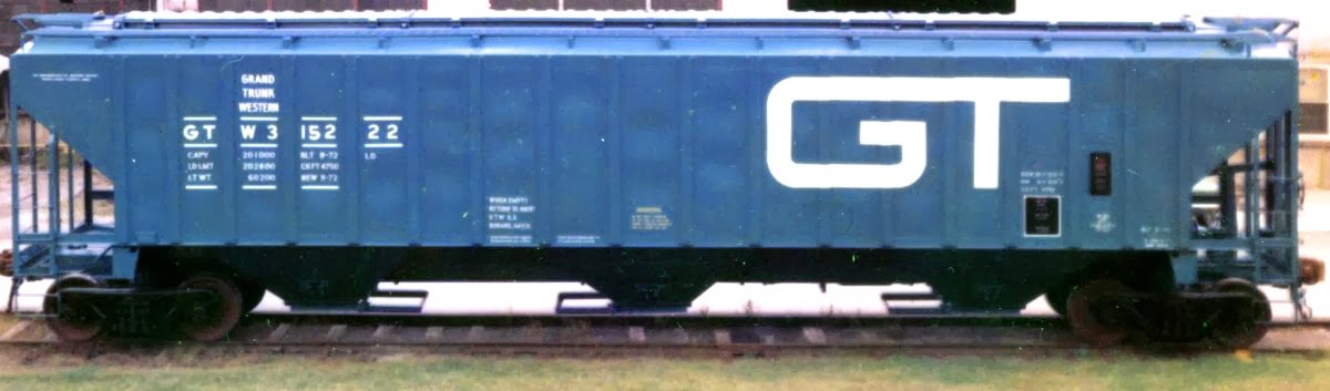 Trackside Treasure: GTW P-S Covered Hoppers