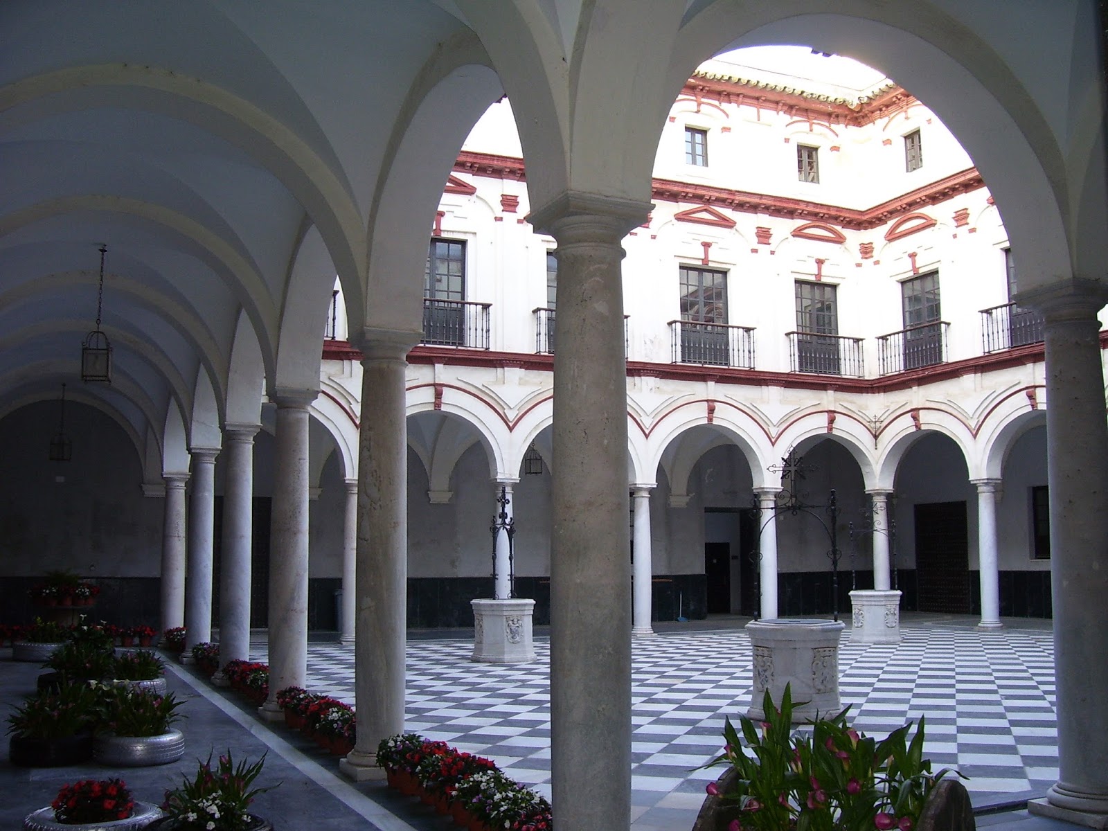 Mirando al sur: Barrio de Santa María: el Cádiz de los Austrias.