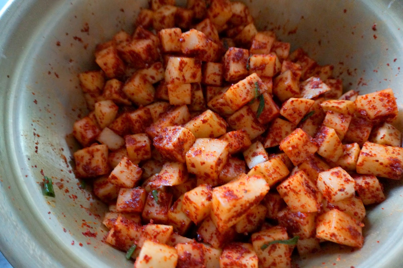 Diced Radish Kimchi | Kkakdugi (깍두기)