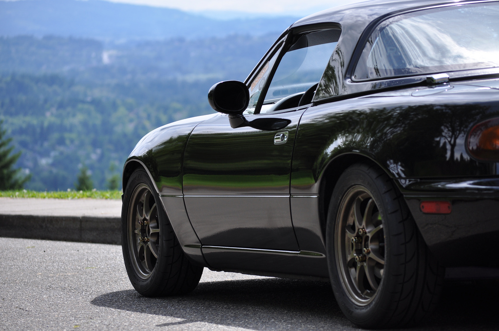 Maverik Corner MX5: Ideal not extreme track Miata