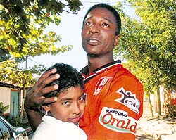 -*Mensaje 77: -¿Qué fue de Nidelson de Mello?-