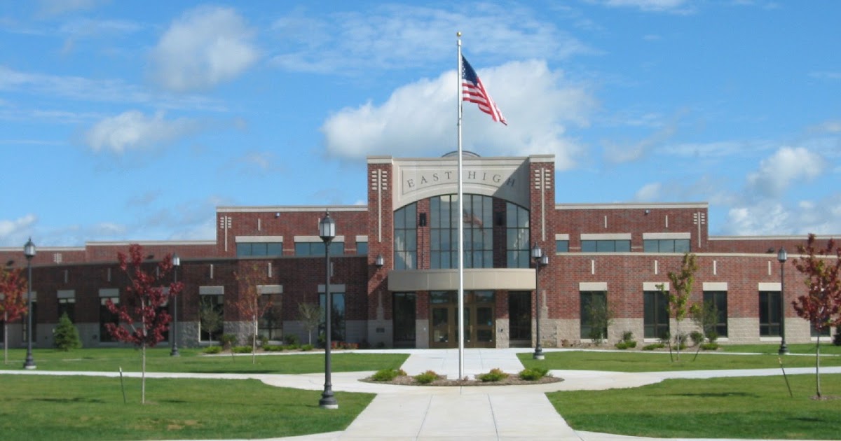 The Life of Bon: High School and Blogging: One and the same?