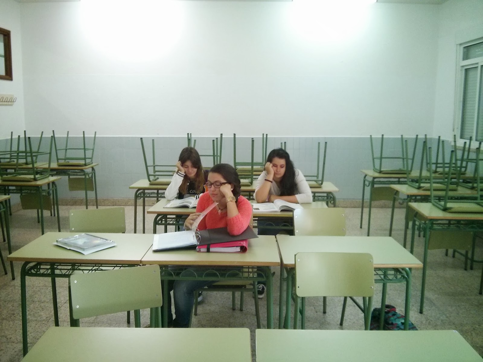 Game is started, TIC: Un día en el instituto