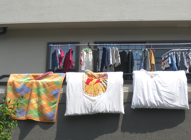 1000 Things About Japan: Won't Miss #344 - futon beating