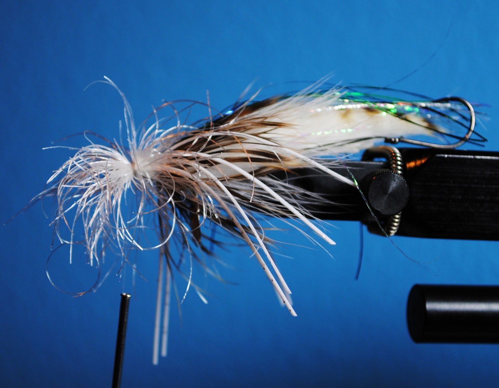 Steelhead Alley Fly Tying: Senyo's Gangsta Minnow- Add alittle bling to ...
